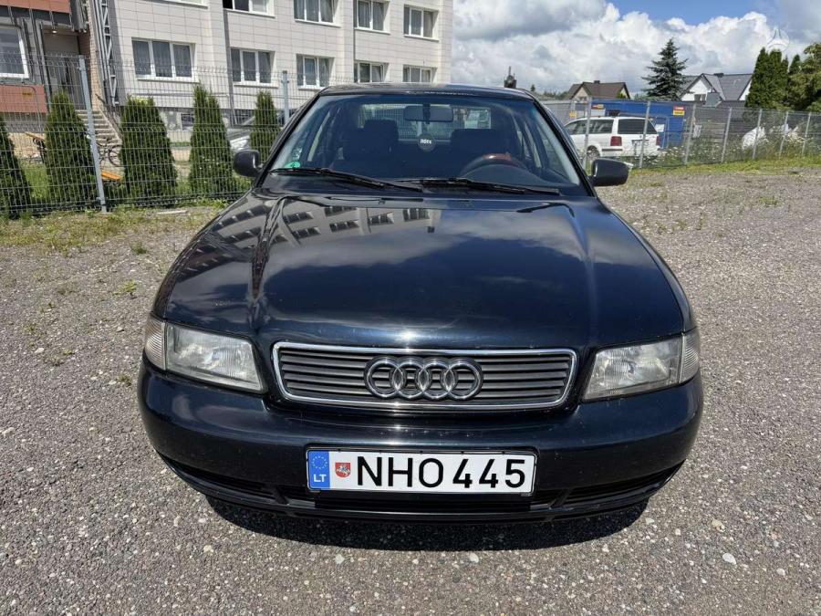 Melns Audi A4 1994 Kretinga, ar dzinēja tilpumu 1.78 L un nobraukumu 238 tūkst. km par 695 €, foto 4 vietnē AUTOMOTO.COM.LV