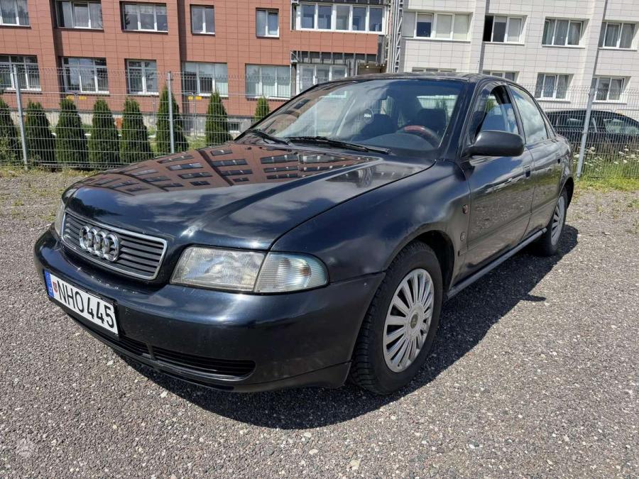 Melns Audi A4 1994 Kretinga, ar dzinēja tilpumu 1.78 L un nobraukumu 238 tūkst. km par 695 €, foto 5 vietnē AUTOMOTO.COM.LV