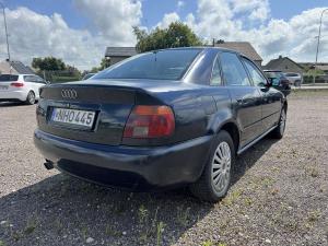 Melns Audi A4 1994 Kretinga, ar dzinēja tilpumu 1.78 L un nobraukumu 238 tūkst. km par 695 €, foto 10 vietnē AUTOMOTO.COM.LV