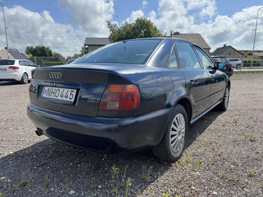 Melns Audi A4 1994 Kretinga, ar dzinēja tilpumu 1.78 L un nobraukumu 238 tūkst. km par 695 €, foto 10 vietnē AUTOMOTO.COM.LV