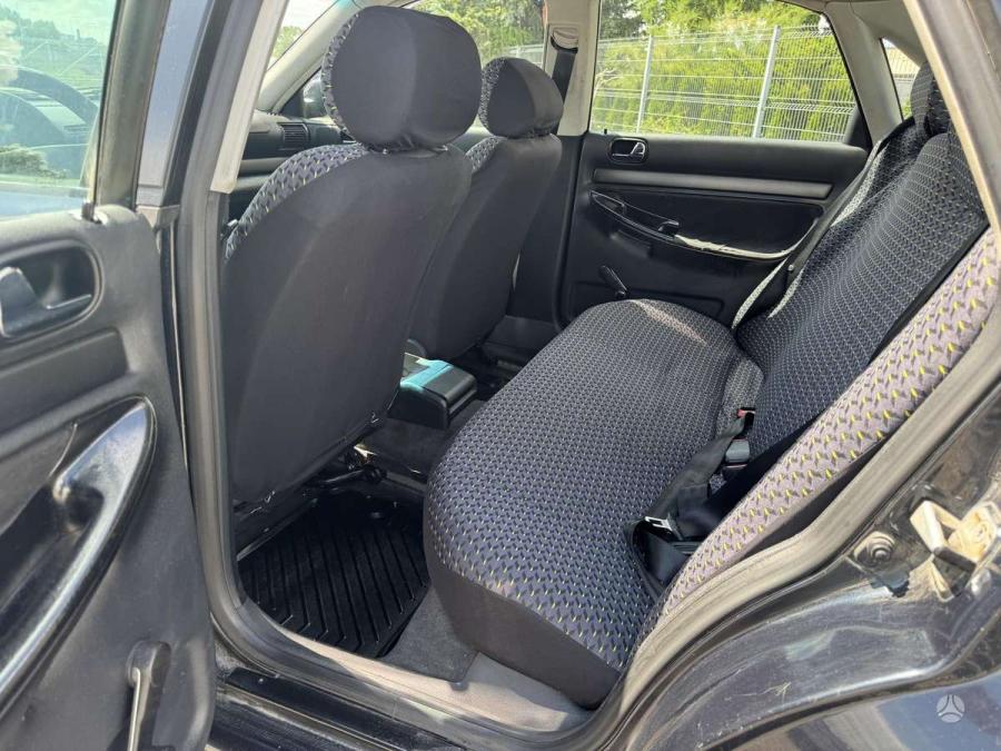 Melns Audi A4 1994 Kretinga, ar dzinēja tilpumu 1.78 L un nobraukumu 238 tūkst. km par 695 €, foto 17 vietnē AUTOMOTO.COM.LV