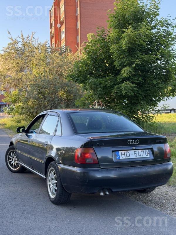 Черный Ауди А4 1995 в Даугавпилс, объемом двигателя 1.90 л и пробегом 0 тыс. км за 1150 €, фото 3 на AUTOMOTO.COM.LV