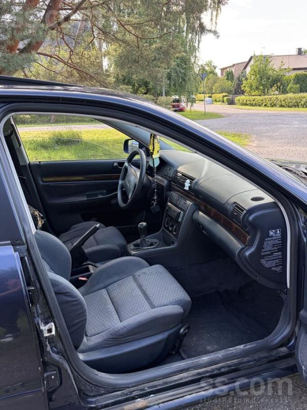 Melns Audi A4 1995 Kuldīga, ar dzinēja tilpumu 1.80 L un nobraukumu 268 tūkst. km par 1400 €, foto 4 vietnē AUTOMOTO.COM.LV