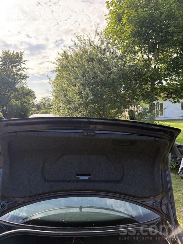 Melns Audi A4 1995 Kuldīga, ar dzinēja tilpumu 1.80 L un nobraukumu 268 tūkst. km par 1400 €, foto 5 vietnē AUTOMOTO.COM.LV