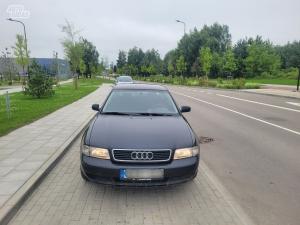 Black Audi A4 1995 in Vilnius, with an engine capacity of 1.80 L and mileage of 247 thousand km for 950 €, photo 3 on AUTOMOTO.COM.LV