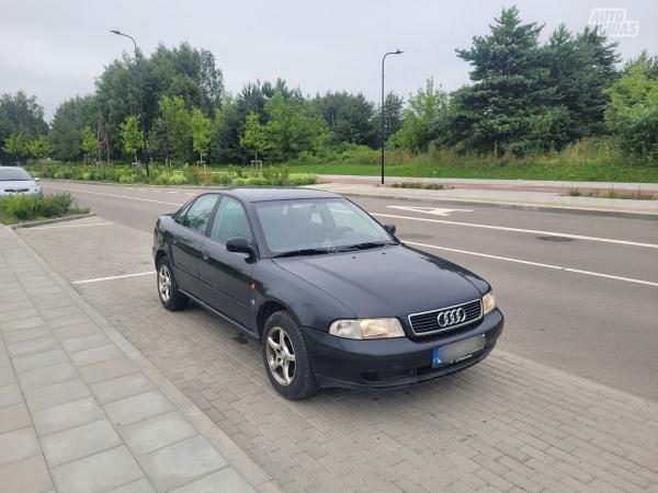 Melns Audi A4 1995 Viļņa, ar dzinēja tilpumu 1.80 L un nobraukumu 247 tūkst. km par 950 €, foto 3 vietnē AUTOMOTO.COM.LV