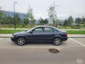 Black Audi A4 1995 in Vilnius, with an engine capacity of 1.80 L and mileage of 247 thousand km for 950 €, photo 8 on AUTOMOTO.COM.LV