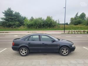 Black Audi A4 1995 in Vilnius, with an engine capacity of 1.80 L and mileage of 247 thousand km for 950 €, photo 9 on AUTOMOTO.COM.LV