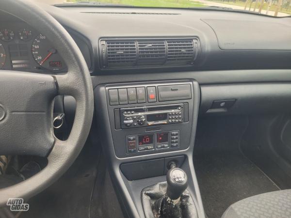 Melns Audi A4 1995 Viļņa, ar dzinēja tilpumu 1.80 L un nobraukumu 247 tūkst. km par 950 €, foto 10 vietnē AUTOMOTO.COM.LV