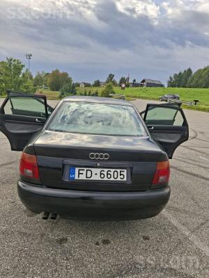 Melns Audi A4 1995 Valmiera, ar dzinēja tilpumu 2.80 L un nobraukumu 261 tūkst. km par 1500 €, foto 4 vietnē AUTOMOTO.COM.LV