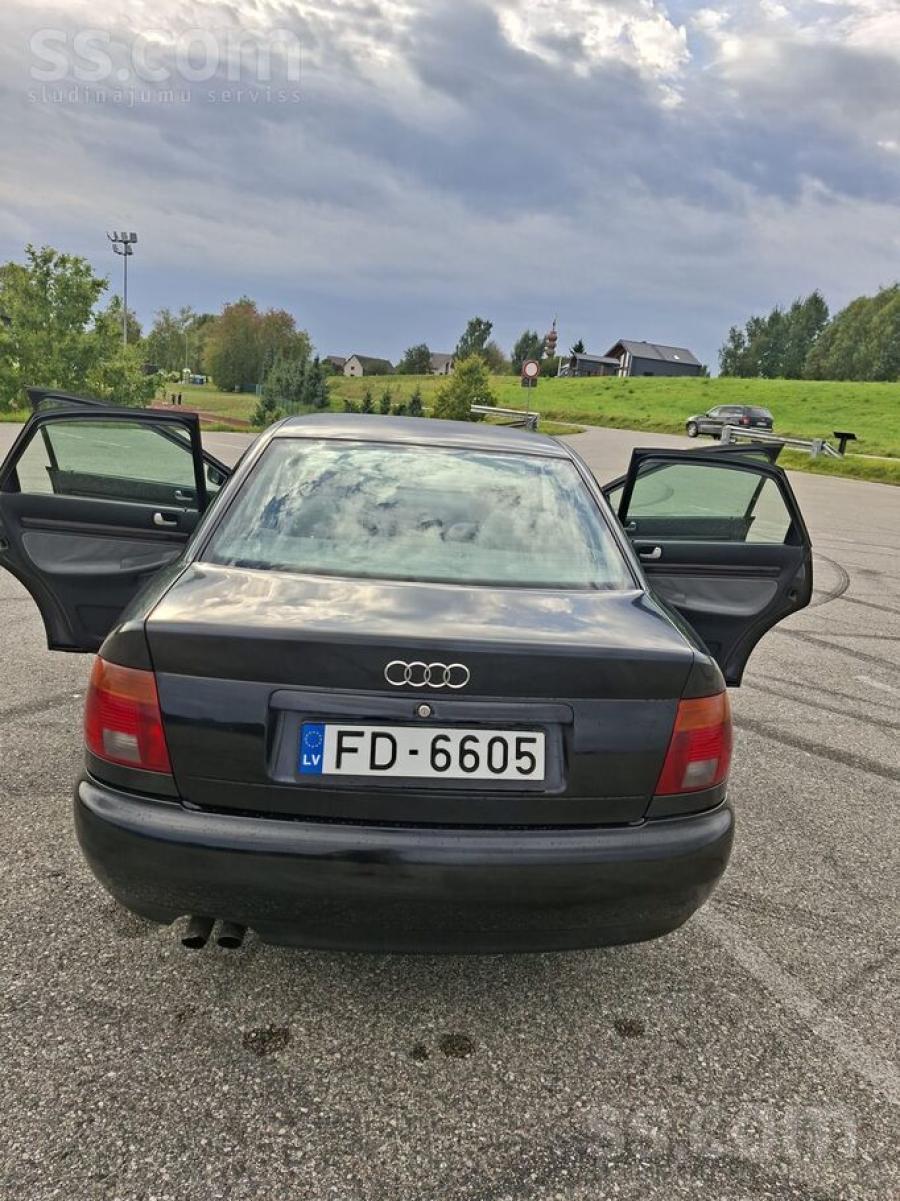 Melns Audi A4 1995 Valmiera, ar dzinēja tilpumu 2.80 L un nobraukumu 261 tūkst. km par 1500 €, foto 4 vietnē AUTOMOTO.COM.LV