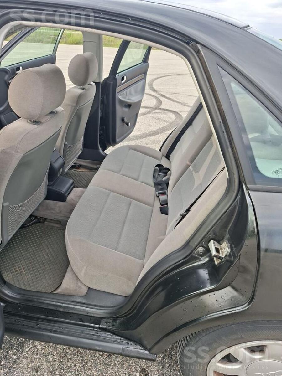 Melns Audi A4 1995 Valmiera, ar dzinēja tilpumu 2.80 L un nobraukumu 261 tūkst. km par 1500 €, foto 7 vietnē AUTOMOTO.COM.LV