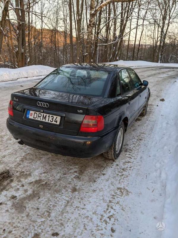 Black Audi A4 1996 in Vilnius, with an engine capacity of 1.78 L and mileage of 4245 thousand km for 900 €, photo 4 on AUTOMOTO.COM.LV
