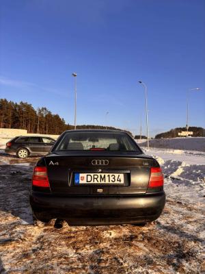 Black Audi A4 1996 in Vilnius, with an engine capacity of 1.80 L and mileage of 425 thousand km for 800 €, photo 4 on AUTOMOTO.COM.LV