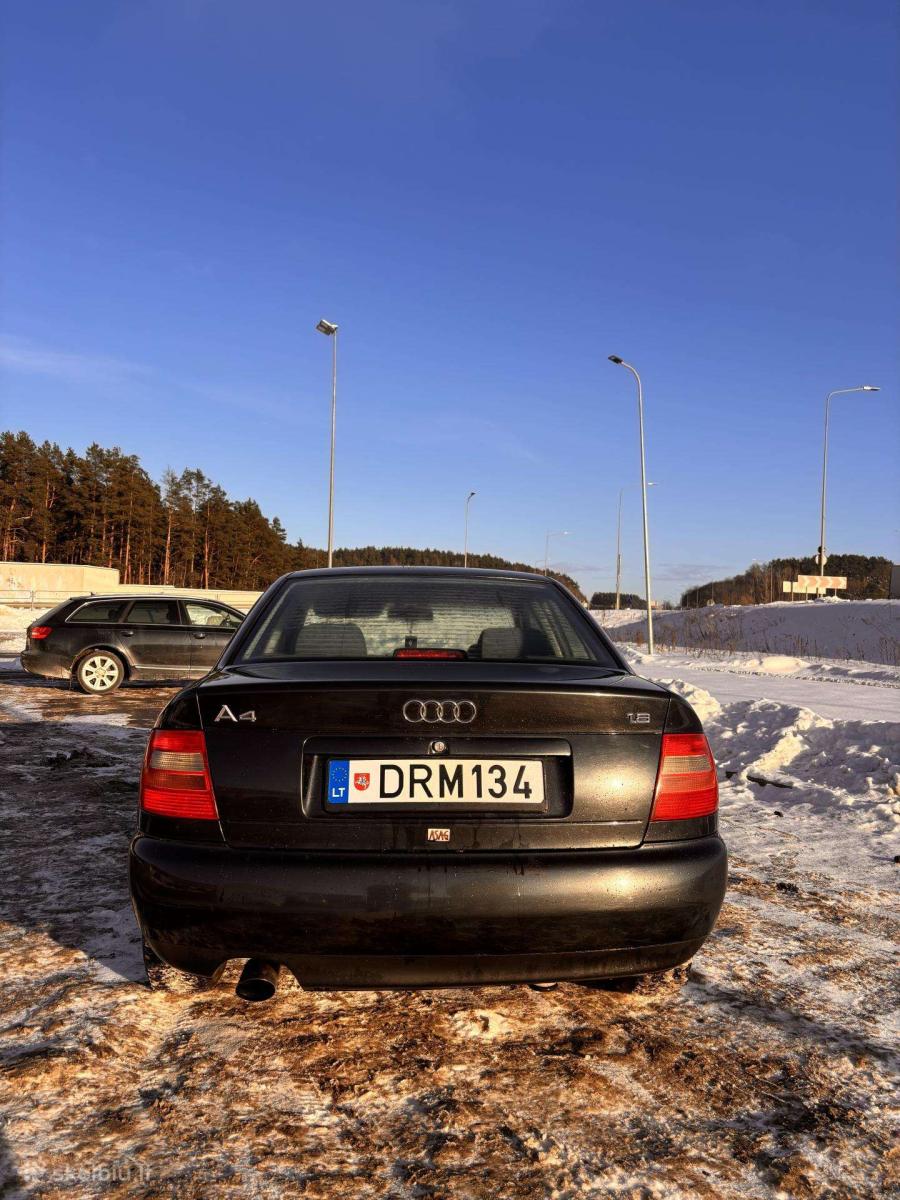 Black Audi A4 1996 in Vilnius, with an engine capacity of 1.80 L and mileage of 425 thousand km for 800 €, photo 4 on AUTOMOTO.COM.LV