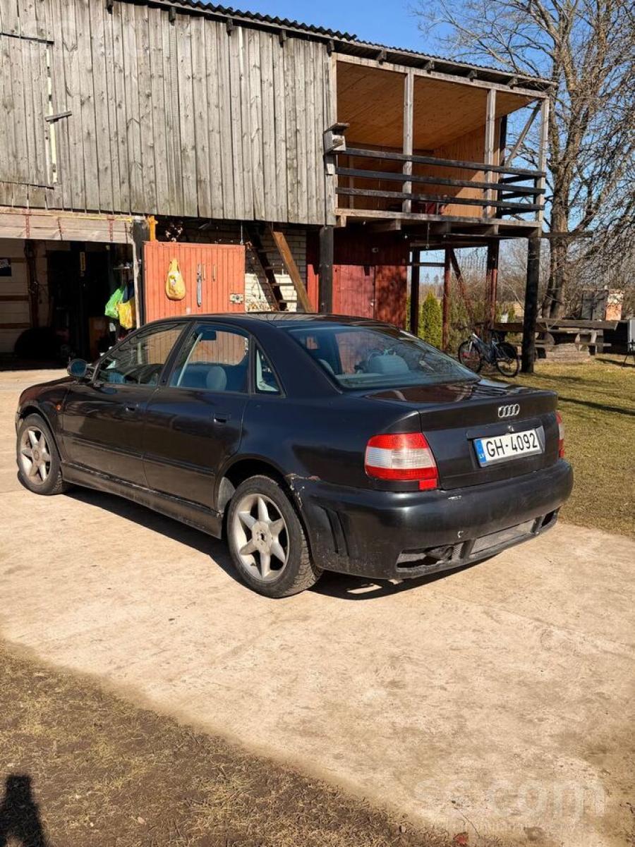 Black Audi A4 1996 in Valmiera, with an engine capacity of 1.80 L and mileage of 284 thousand km for 700 €, photo 1 on AUTOMOTO.COM.LV