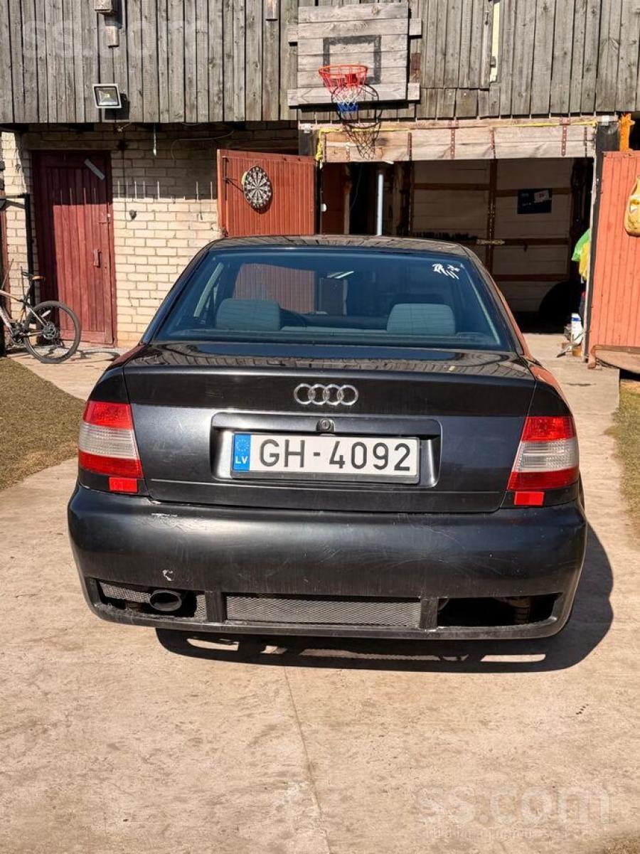 Black Audi A4 1996 in Valmiera, with an engine capacity of 1.80 L and mileage of 284 thousand km for 700 €, photo 4 on AUTOMOTO.COM.LV