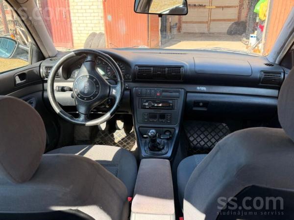 Black Audi A4 1996 in Valmiera, with an engine capacity of 1.80 L and mileage of 284 thousand km for 700 €, photo 5 on AUTOMOTO.COM.LV
