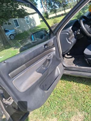 Black Audi A4 1996 in Ventspils, with an engine capacity of 1.90 L and mileage of 417 thousand km for 1300 €, photo 5 on AUTOMOTO.COM.LV