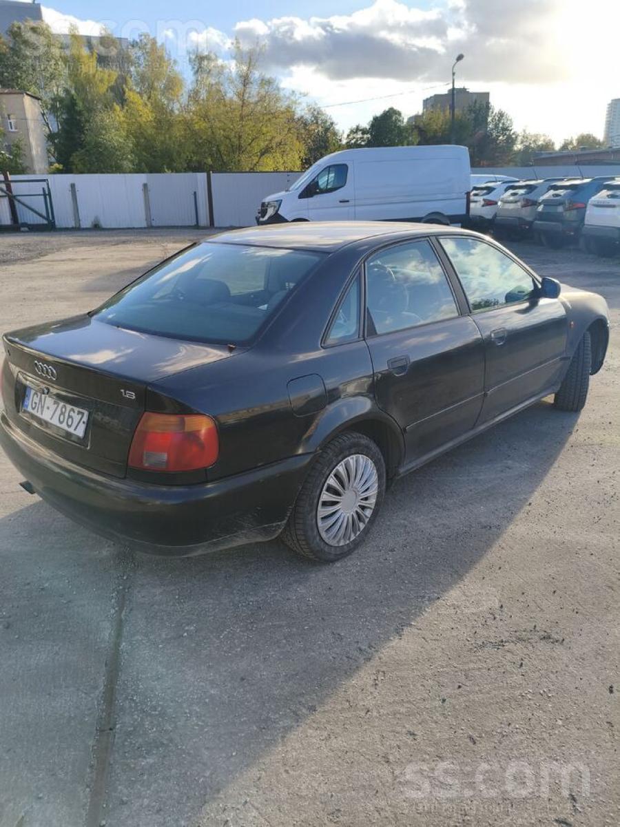 Black Audi A4 1996 in Riga, with an engine capacity of 1.60 L and mileage of 284 thousand km for 700 €, photo 4 on AUTOMOTO.COM.LV