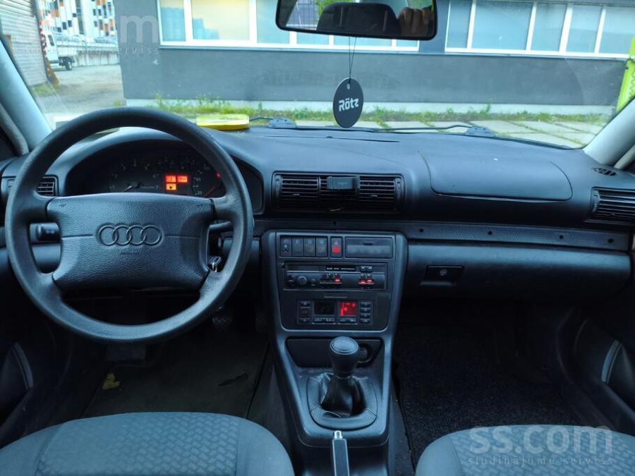 Black Audi A4 1996 in Riga, with an engine capacity of 1.60 L and mileage of 284 thousand km for 700 €, photo 6 on AUTOMOTO.COM.LV