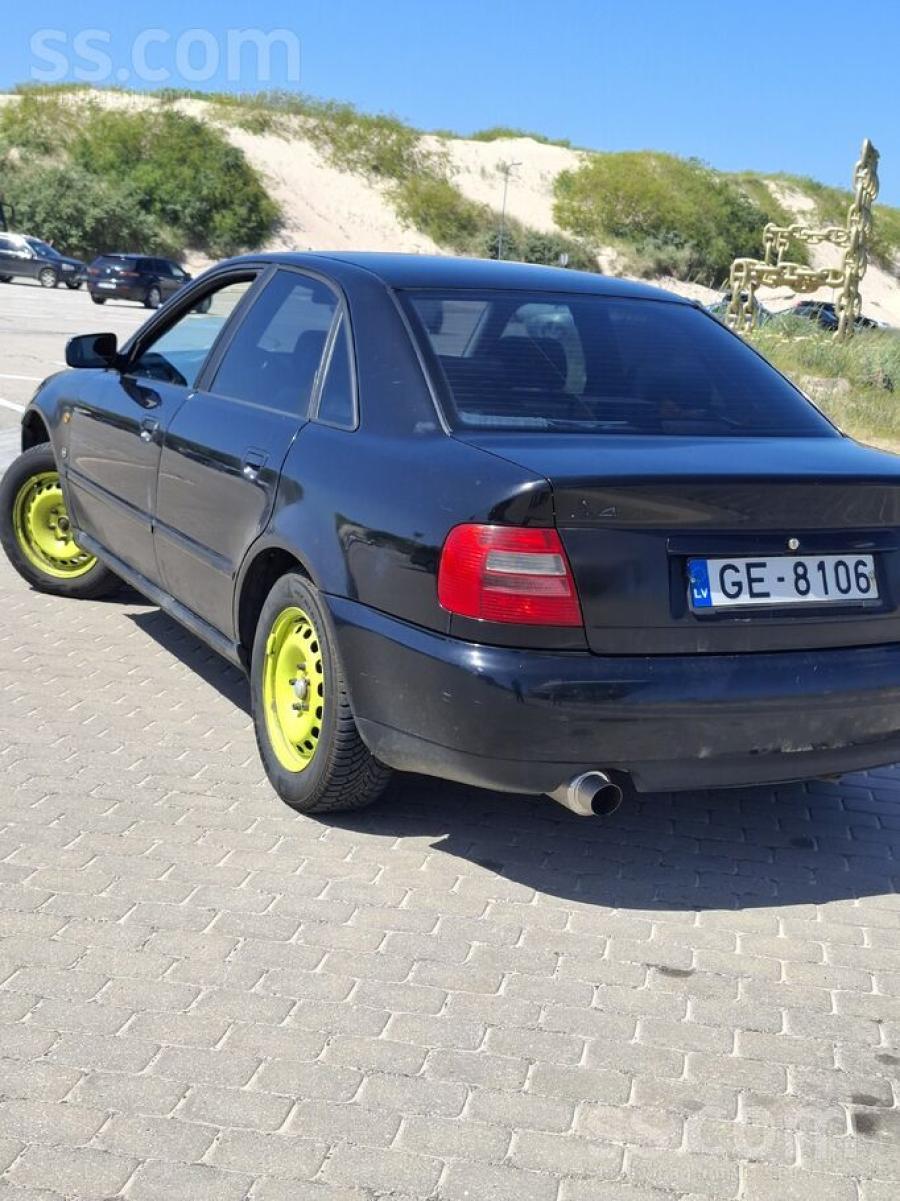 Melns Audi A4 1997 Rīga, ar dzinēja tilpumu 1.80 L un nobraukumu 385 tūkst. km par 950 €, foto 3 vietnē AUTOMOTO.COM.LV