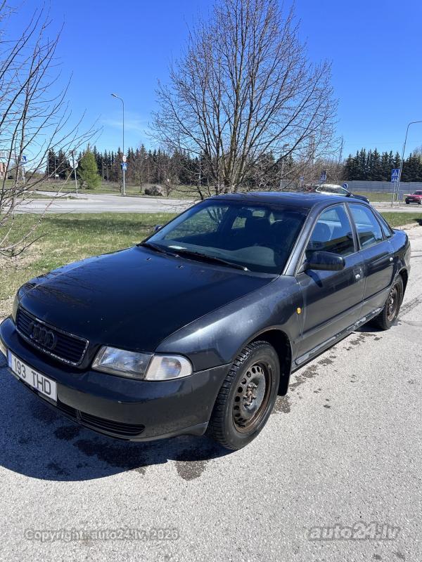 Melns Audi A4 1997 Tallina, ar dzinēja tilpumu 1.60 L un nobraukumu 250 tūkst. km par 600 €, foto 1 vietnē AUTOMOTO.COM.LV