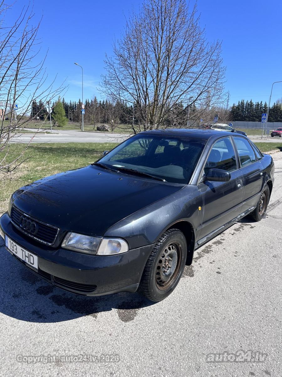 Melns Audi A4 1997 Tallina, ar dzinēja tilpumu 1.60 L un nobraukumu 250 tūkst. km par 600 €, foto 1 vietnē AUTOMOTO.COM.LV