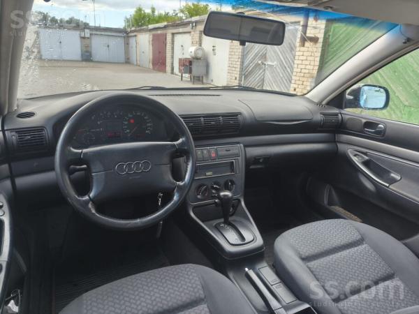 Melns Audi A4 1997 Rīga, ar dzinēja tilpumu 1.60 L un nobraukumu 217 tūkst. km par 750 €, foto 1 vietnē AUTOMOTO.COM.LV
