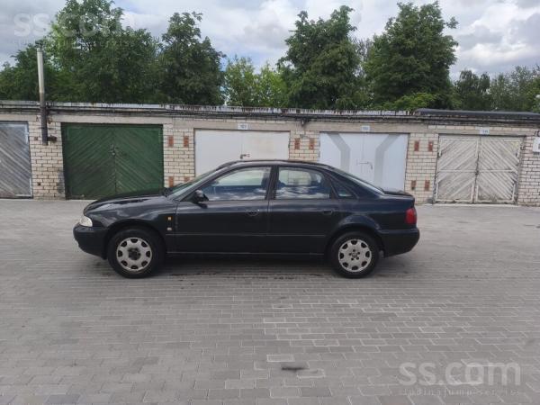 Melns Audi A4 1997 Rīga, ar dzinēja tilpumu 1.60 L un nobraukumu 217 tūkst. km par 750 €, foto 3 vietnē AUTOMOTO.COM.LV