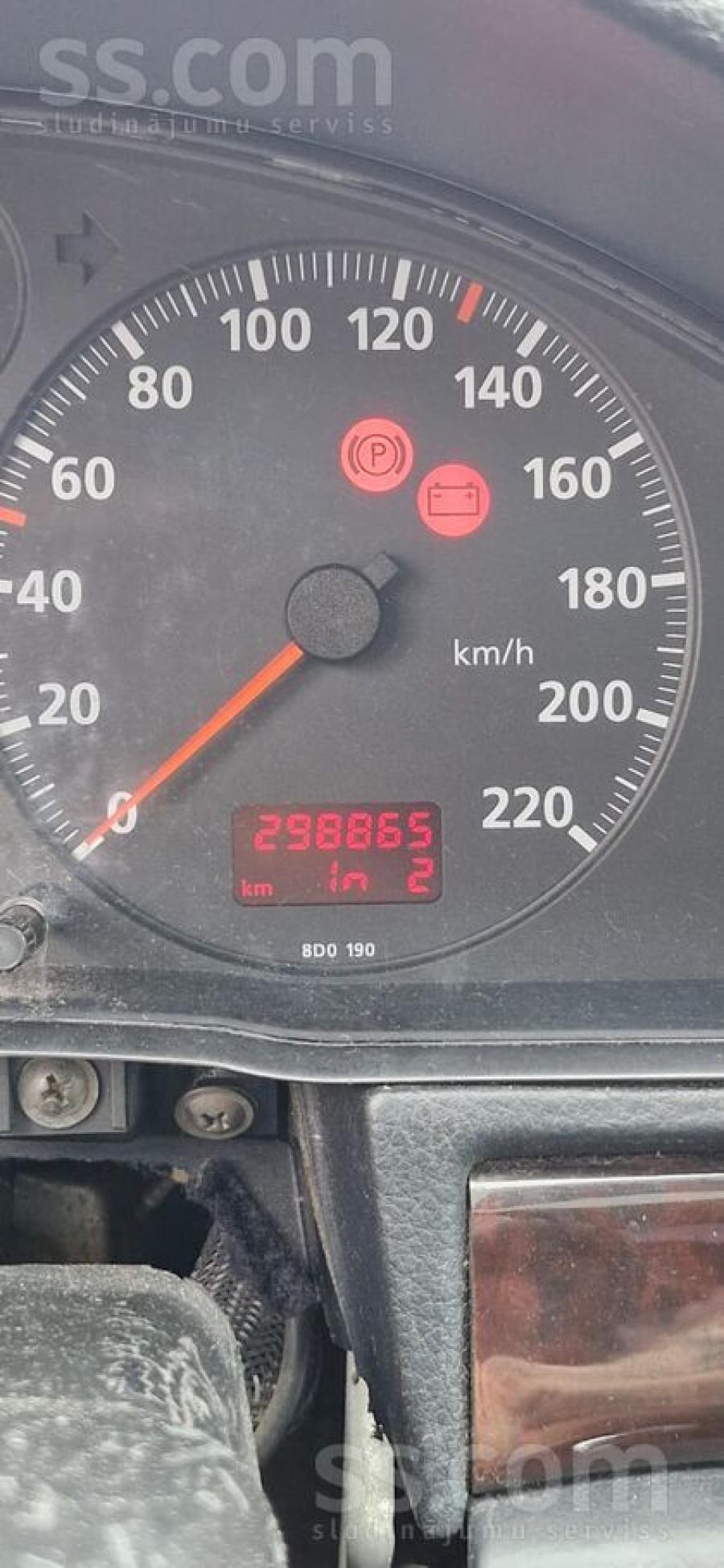 Melns Audi A4 1997 Rīga, ar dzinēja tilpumu 1.90 L un nobraukumu 299 tūkst. km par 1100 €, foto 7 vietnē AUTOMOTO.COM.LV