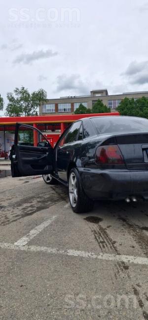 Melns Audi A4 1997 Rīga, ar dzinēja tilpumu 1.90 L un nobraukumu 299 tūkst. km par 1100 €, foto 10 vietnē AUTOMOTO.COM.LV