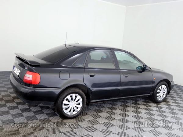 Черный Ауди А4 1997 в Таллин, объемом двигателя 1.80 л и пробегом 266 тыс. км за 799 €, фото 3 на AUTOMOTO.COM.LV