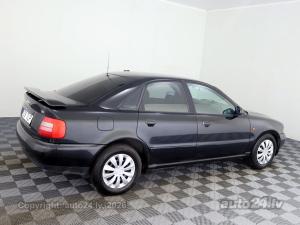 Черный Ауди А4 1997 в Таллин, объемом двигателя 1.80 л и пробегом 266 тыс. км за 799 €, фото 4 на AUTOMOTO.COM.LV