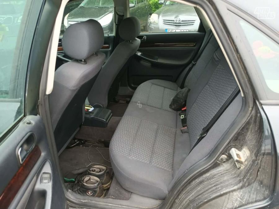 Black Audi A4 1997 in Vilnius, with an engine capacity of 1.90 L and mileage of 316 thousand km for 720 €, photo 6 on AUTOMOTO.COM.LV