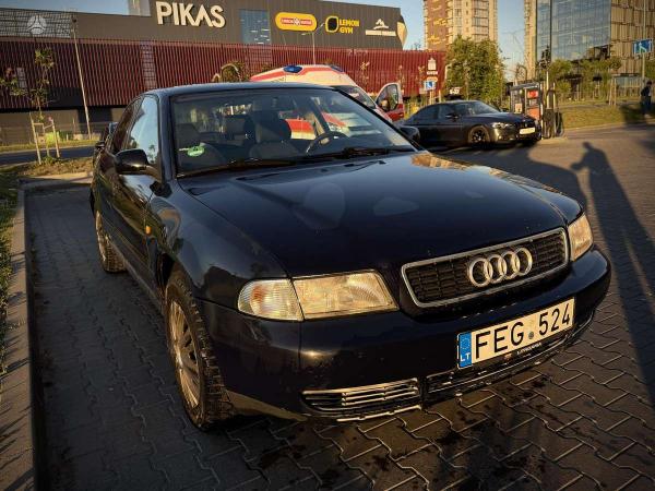 Black Audi A4 1997 in Vilnius, with an engine capacity of 1.60 L and mileage of 292 thousand km for 390 €, photo 8 on AUTOMOTO.COM.LV