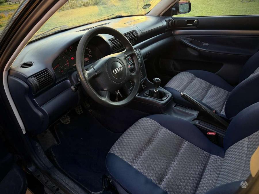 Black Audi A4 1997 in Vilnius, with an engine capacity of 1.60 L and mileage of 292 thousand km for 390 €, photo 11 on AUTOMOTO.COM.LV