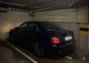 Black Audi A4 1997 in Vilnius, with an engine capacity of 1.60 L and mileage of 292 thousand km for 390 €, photo 16 on AUTOMOTO.COM.LV