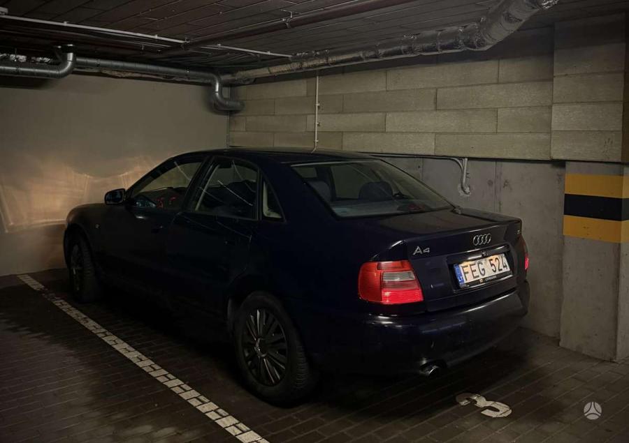 Black Audi A4 1997 in Vilnius, with an engine capacity of 1.60 L and mileage of 292 thousand km for 390 €, photo 16 on AUTOMOTO.COM.LV