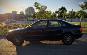 Melns Audi A4 1997 Viļņa, ar dzinēja tilpumu 1.60 L un nobraukumu 292 tūkst. km par 390 €, foto 12 vietnē AUTOMOTO.COM.LV