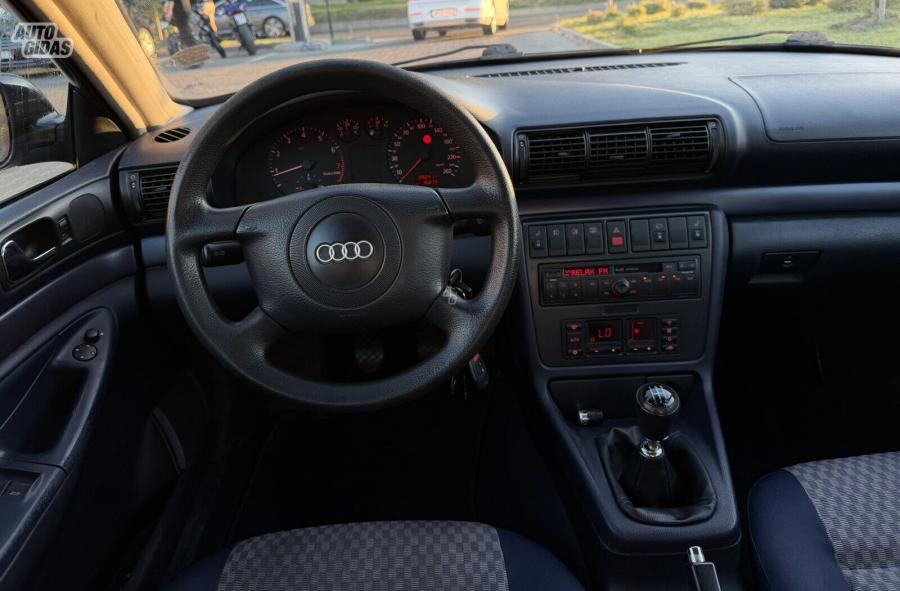 Melns Audi A4 1997 Viļņa, ar dzinēja tilpumu 1.60 L un nobraukumu 292 tūkst. km par 390 €, foto 16 vietnē AUTOMOTO.COM.LV