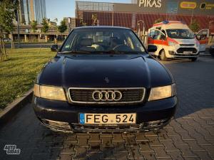 Black Audi A4 1997 in Vilnius, with an engine capacity of 1.60 L and mileage of 292 thousand km for 390 €, photo 4 on AUTOMOTO.COM.LV