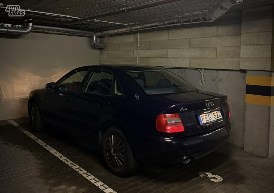 Black Audi A4 1997 in Vilnius, with an engine capacity of 1.60 L and mileage of 292 thousand km for 390 €, photo 11 on AUTOMOTO.COM.LV