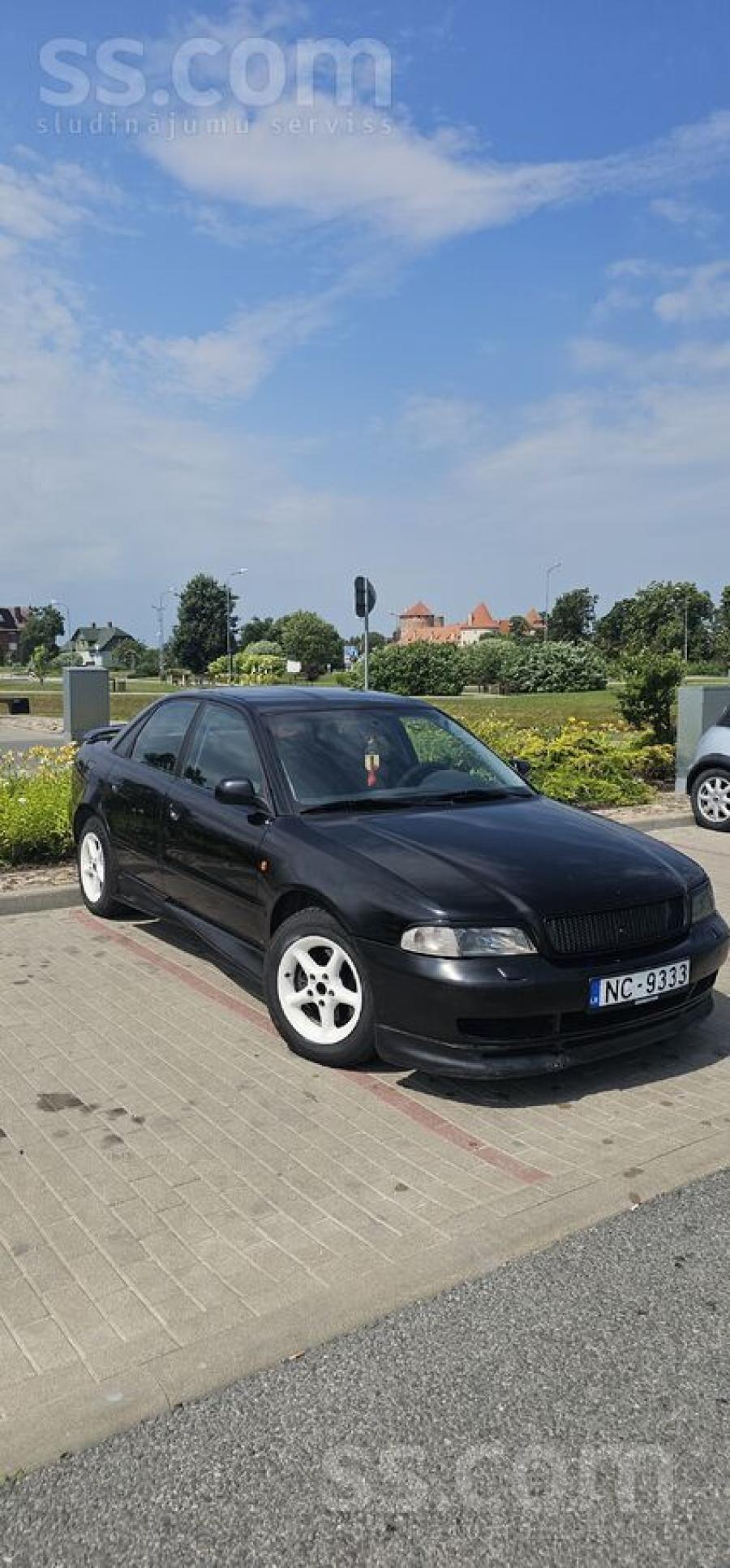 Black Audi A4 1997 in Bauska, with an engine capacity of 1.80 L and mileage of 336 thousand km for 1500 €, photo 1 on AUTOMOTO.COM.LV