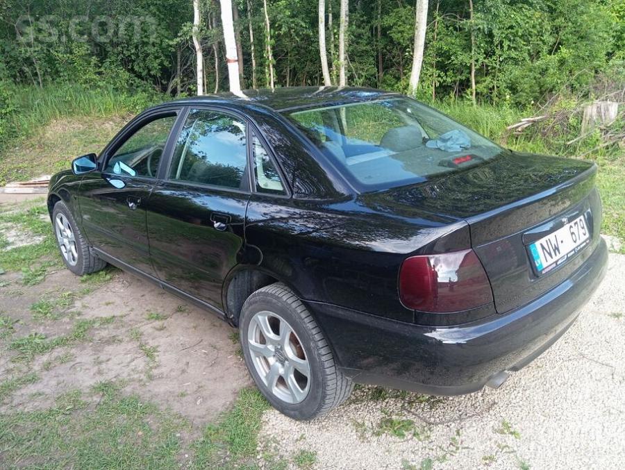 Black Audi A4 1997 in Rezekne, with an engine capacity of 1.60 L and mileage of 316 thousand km for 1350 €, photo 3 on AUTOMOTO.COM.LV