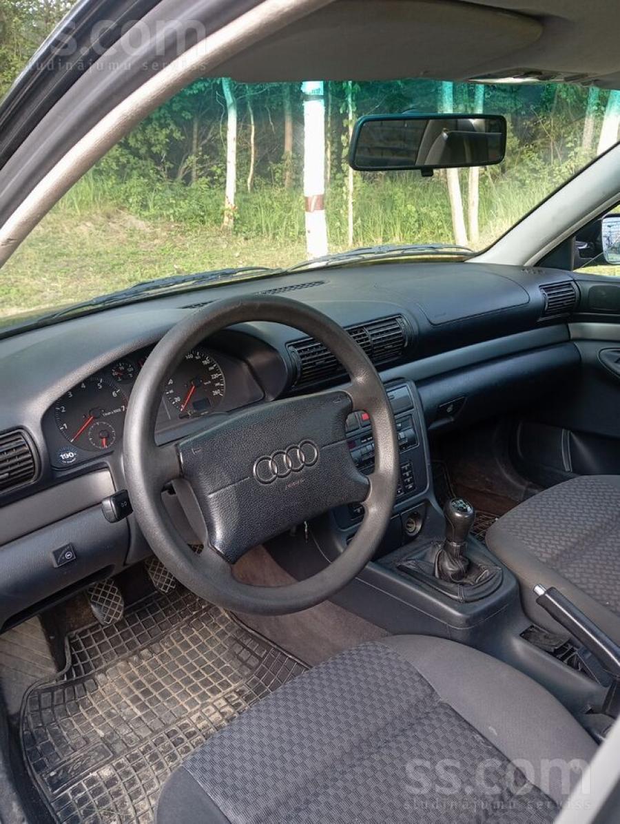 Black Audi A4 1997 in Rezekne, with an engine capacity of 1.60 L and mileage of 316 thousand km for 1350 €, photo 9 on AUTOMOTO.COM.LV