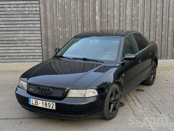 Melns Audi A4 1998 Jelgava, ar dzinēja tilpumu 2.50 L un nobraukumu 331 tūkst. km par 2500 €, foto 3 vietnē AUTOMOTO.COM.LV