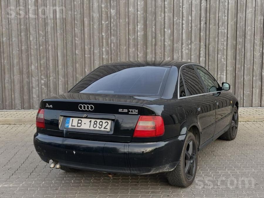 Melns Audi A4 1998 Jelgava, ar dzinēja tilpumu 2.50 L un nobraukumu 331 tūkst. km par 2500 €, foto 6 vietnē AUTOMOTO.COM.LV