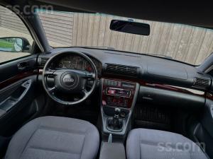 Melns Audi A4 1998 Jelgava, ar dzinēja tilpumu 2.50 L un nobraukumu 331 tūkst. km par 2500 €, foto 8 vietnē AUTOMOTO.COM.LV