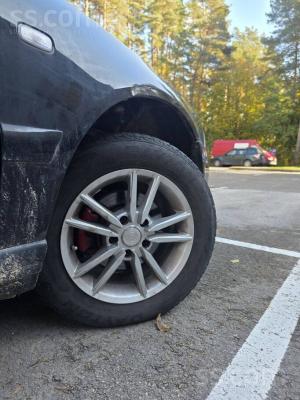 Black Audi A4 1999 in Riga, with an engine capacity of 1.60 L and mileage of 274 thousand km for 1200 €, photo 15 on AUTOMOTO.COM.LV